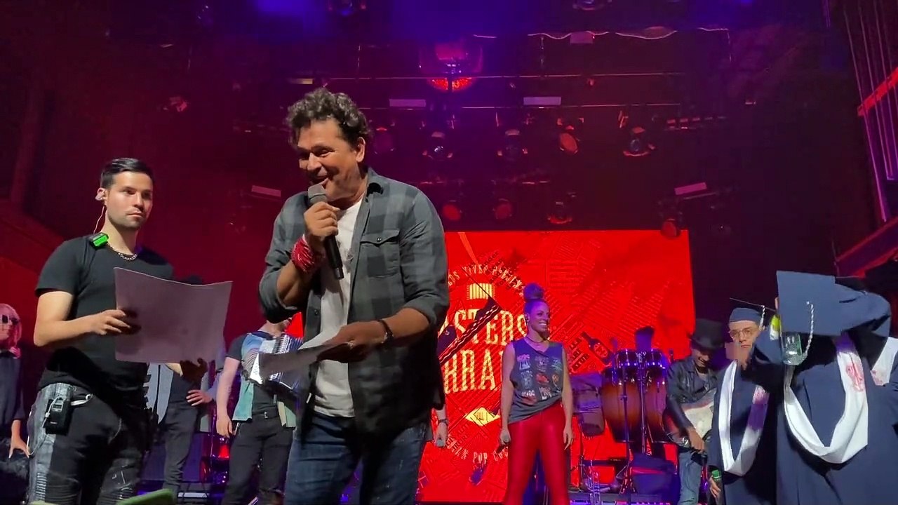 El encanto de Carlos Vives a sus 60 años - Vídeo Dailymotion