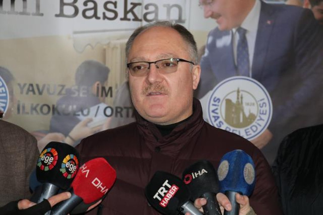 Sivas Belediye Başkanı Bilgin vatandaşlarla "Kesişme; İyi ki Varsın ...