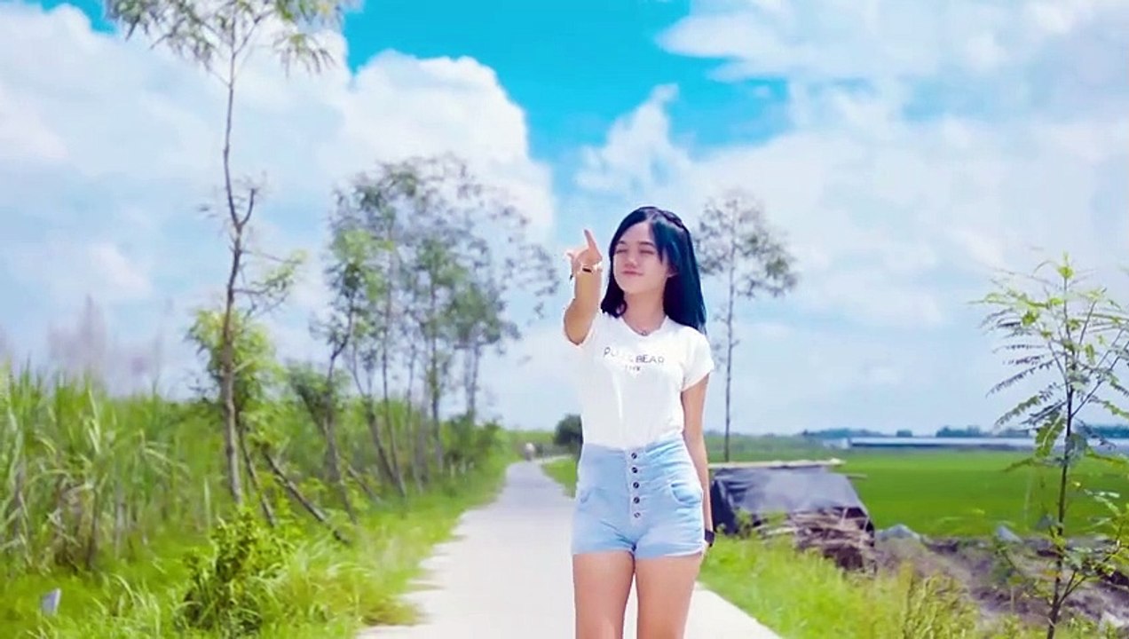 DJ SOUND KKN DI DESA PENARI X HANING DAYAK DJ VIRAL TIK TOK FULLBASS - Video Dailymotion