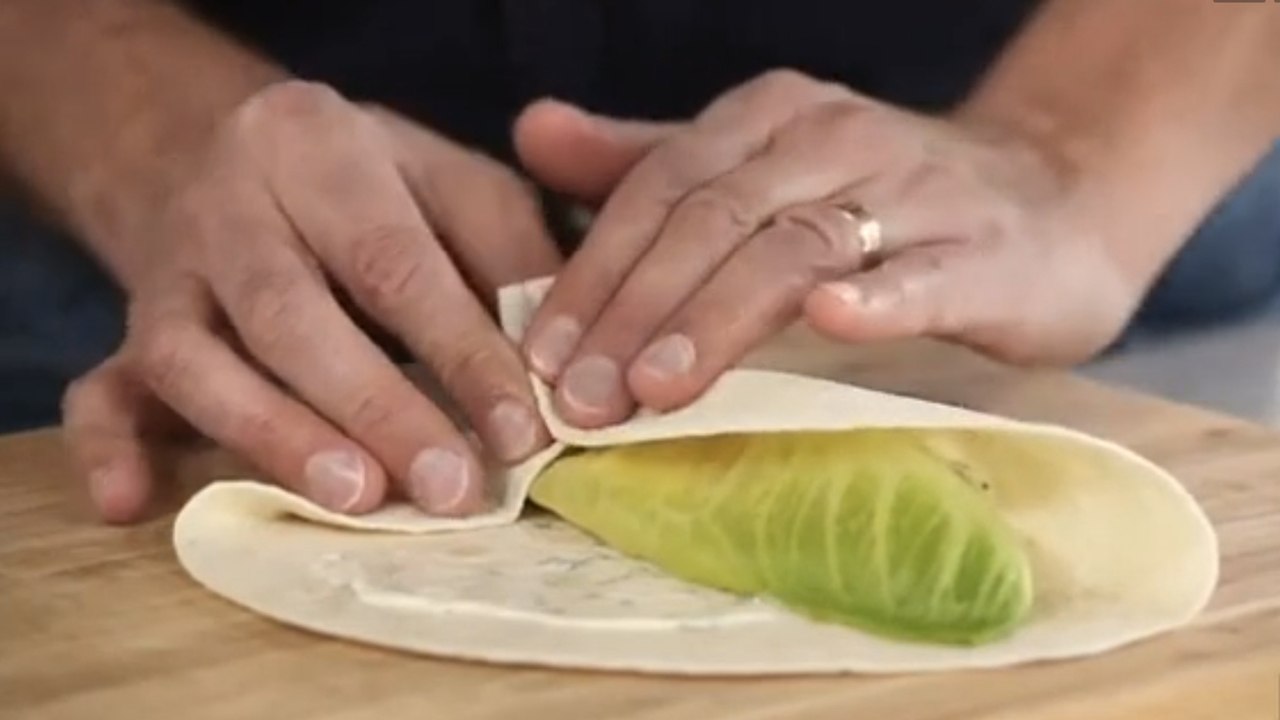 Cuisine : découvrez comment faire un wrap parfait très facilement ...