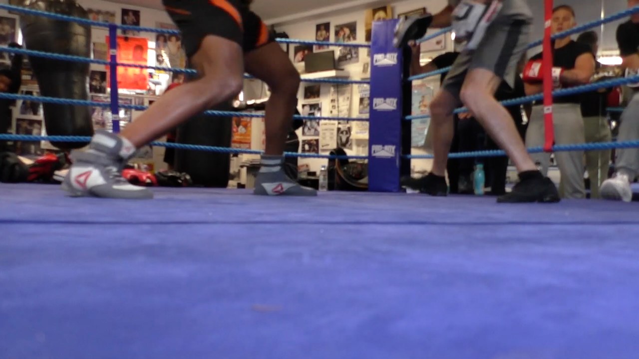 Former Kent boxer helps baby with rare genetic condition - video ...