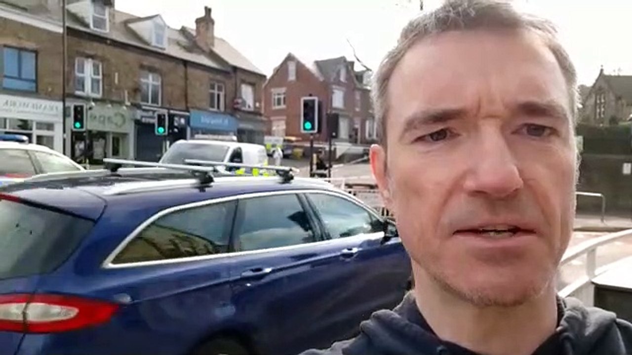Huge police cordon near Hunter's Bar roundabout in Sheffield - video ...
