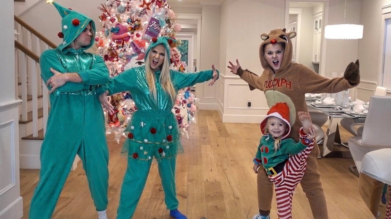 CHRISTMAS ONESIE DANCE BATTLE AGAINST JOJO SIWA AND EVERLEIGH ...