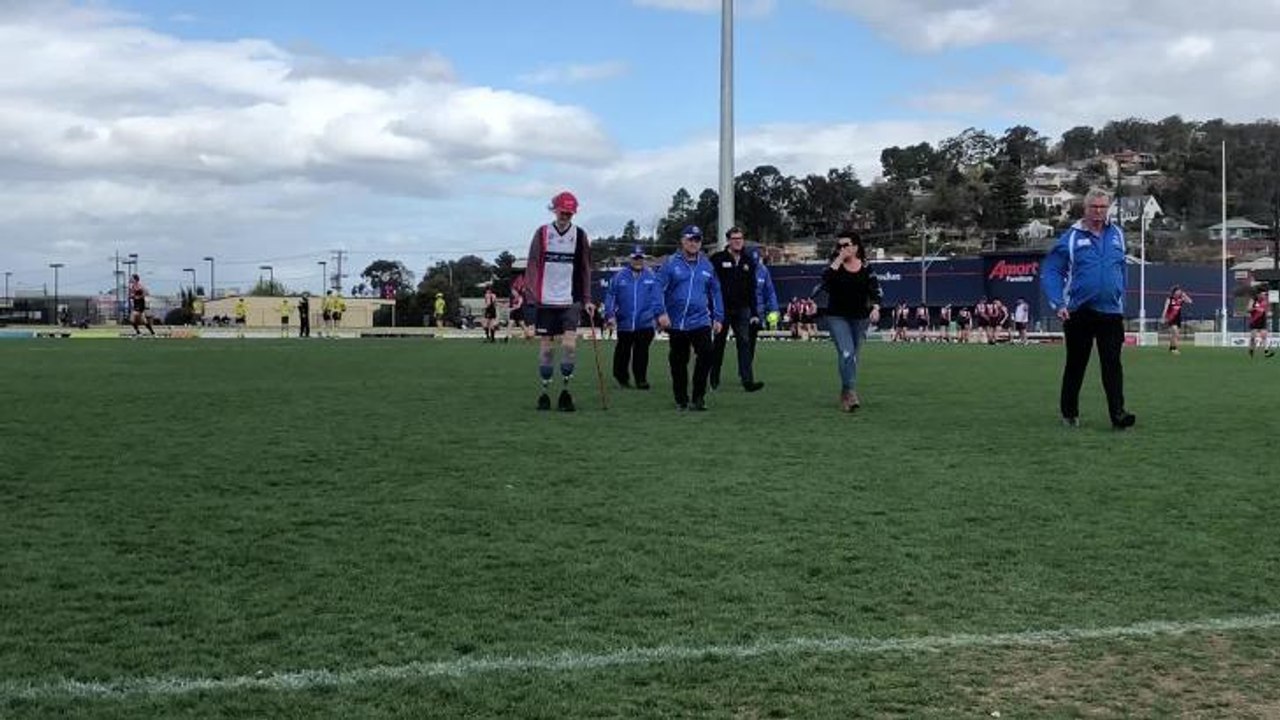 Josh Hanlon walks back - video Dailymotion