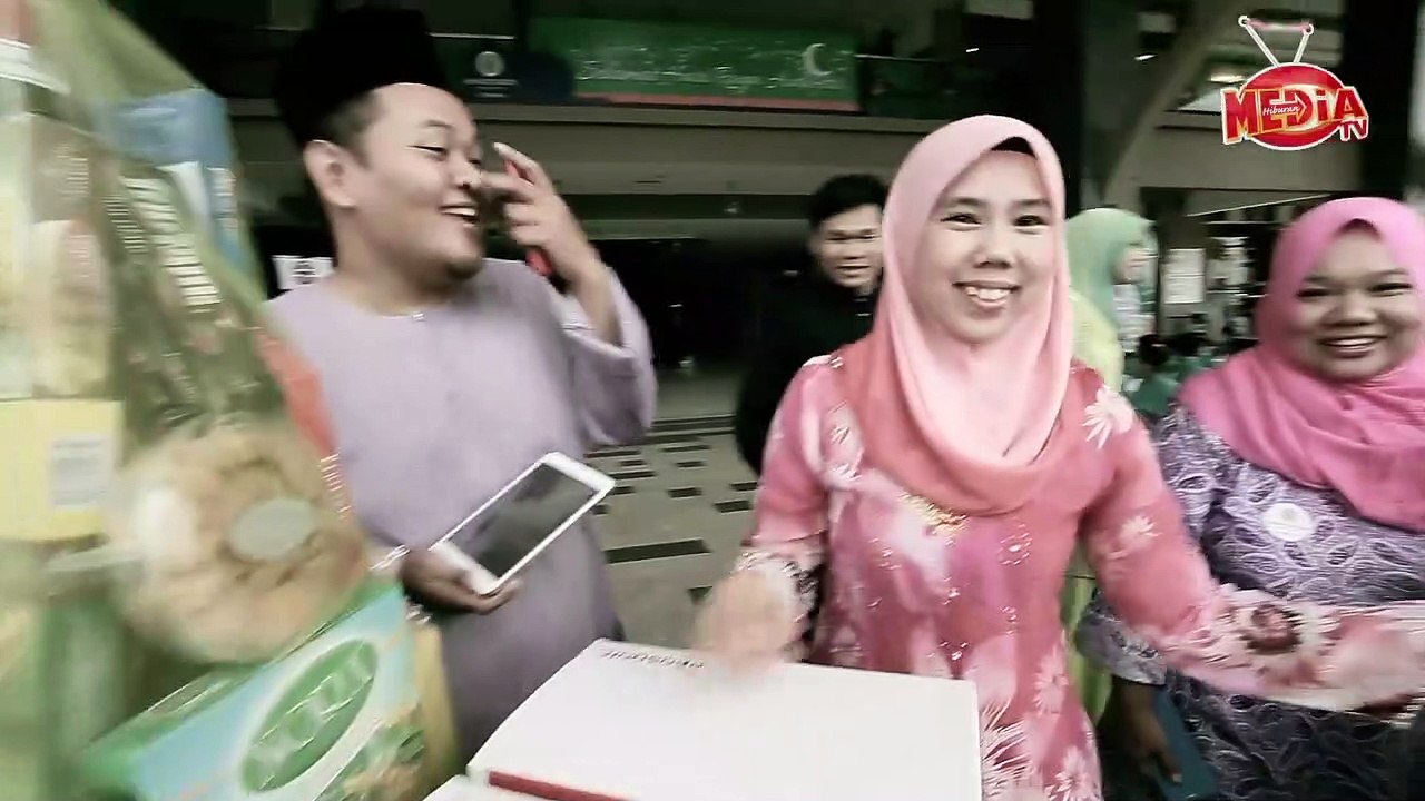 MH TV - Aaron Aziz & Media Hiburan Lancar Buku Poster Super Hot - Video ...