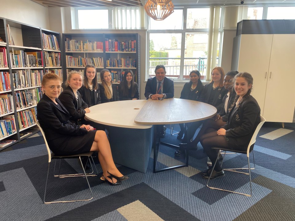 Jeremy Quin MP announcing a Mental Health Hub for Horsham - video ...
