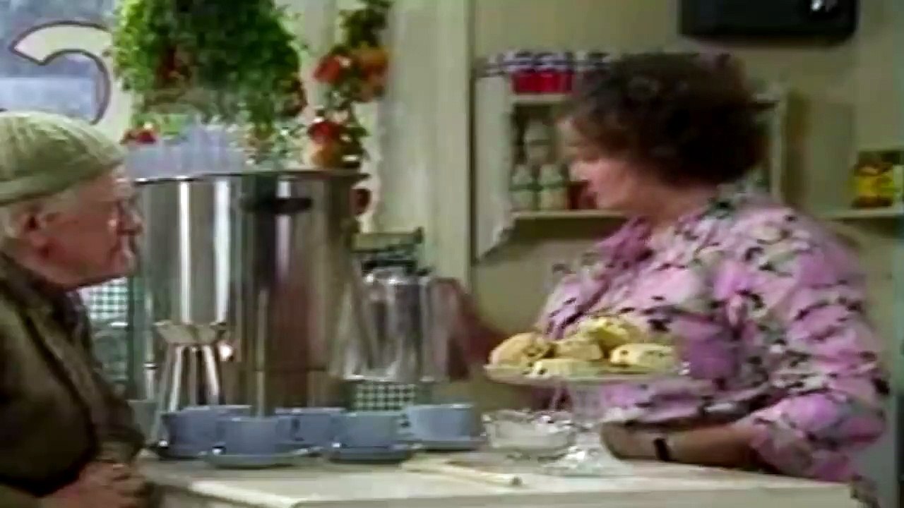 Last of the Summer Wine - (Classic Sitcom) Who's That Bloke With Nora ...