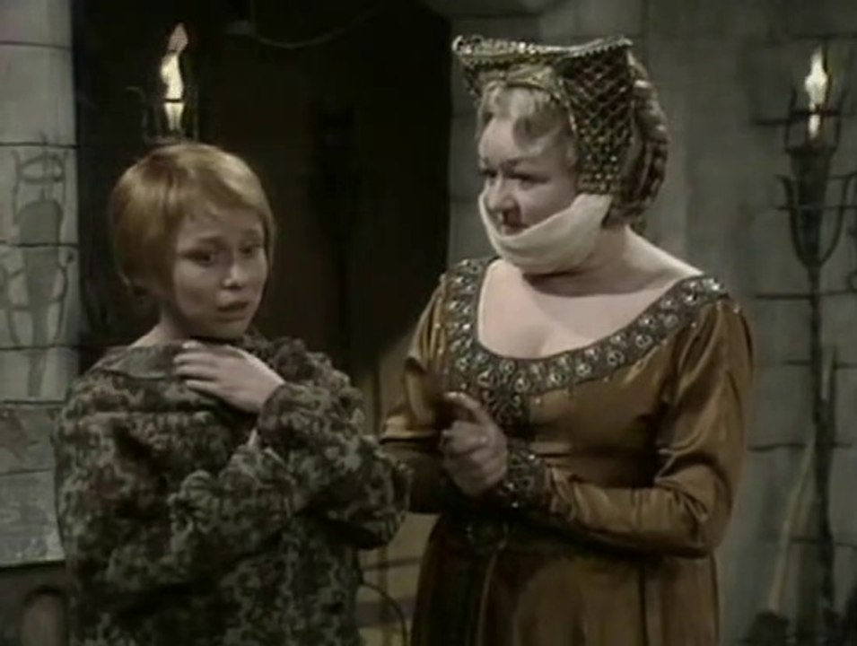 Carry On Laughing (1975) - S01E02 - The Baron Outlook - Sid James, Joan ...