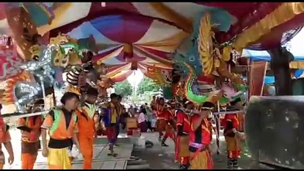 Naik singa depok - Kesenian Jawa Barat - Video Dailymotion
