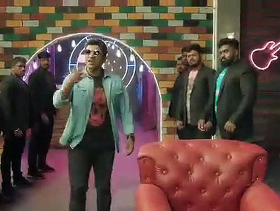 Damdar fait dekho sauth Hiro ke - video Dailymotion