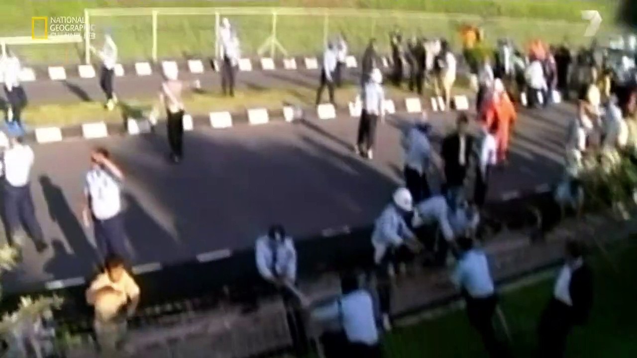 Mayday - S15E01 - Fatal Focus (Garuda Indonesia, Flight 200) - video Dailymotion