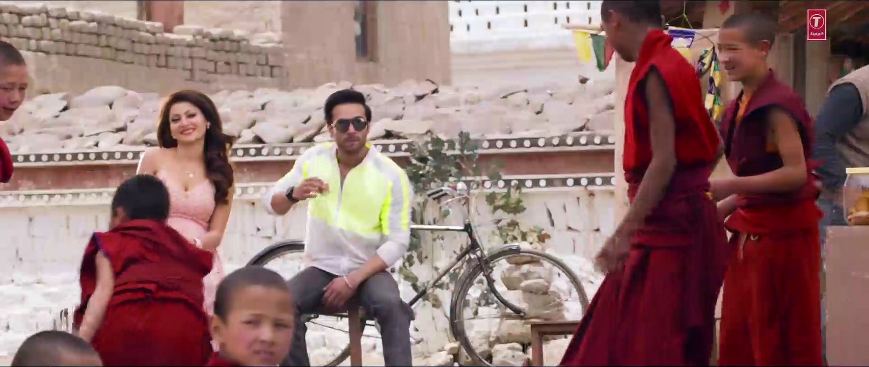 SANAM RE Title Song FULL VIDEO _ Pulkit Samrat, Yami Gautam, Urvashi ...