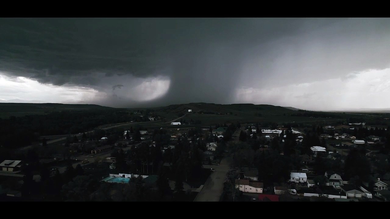 Drone Captures Passing Storm Cell - video Dailymotion