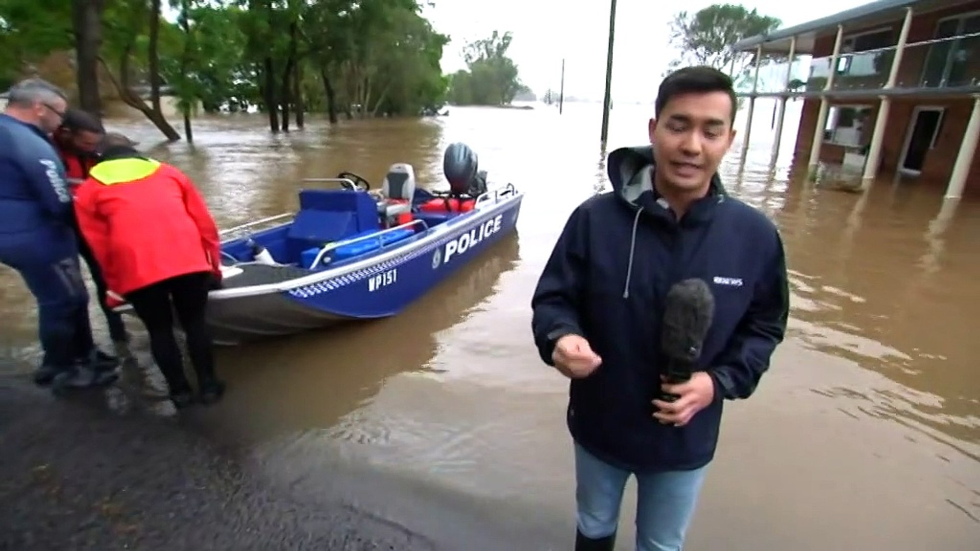 Windsor residents told to evacuate after major flooding