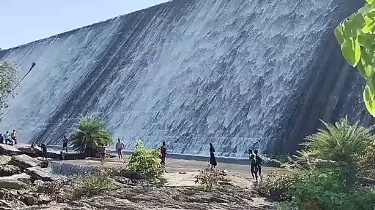 Video: Tidi Dam Spillka - video Dailymotion