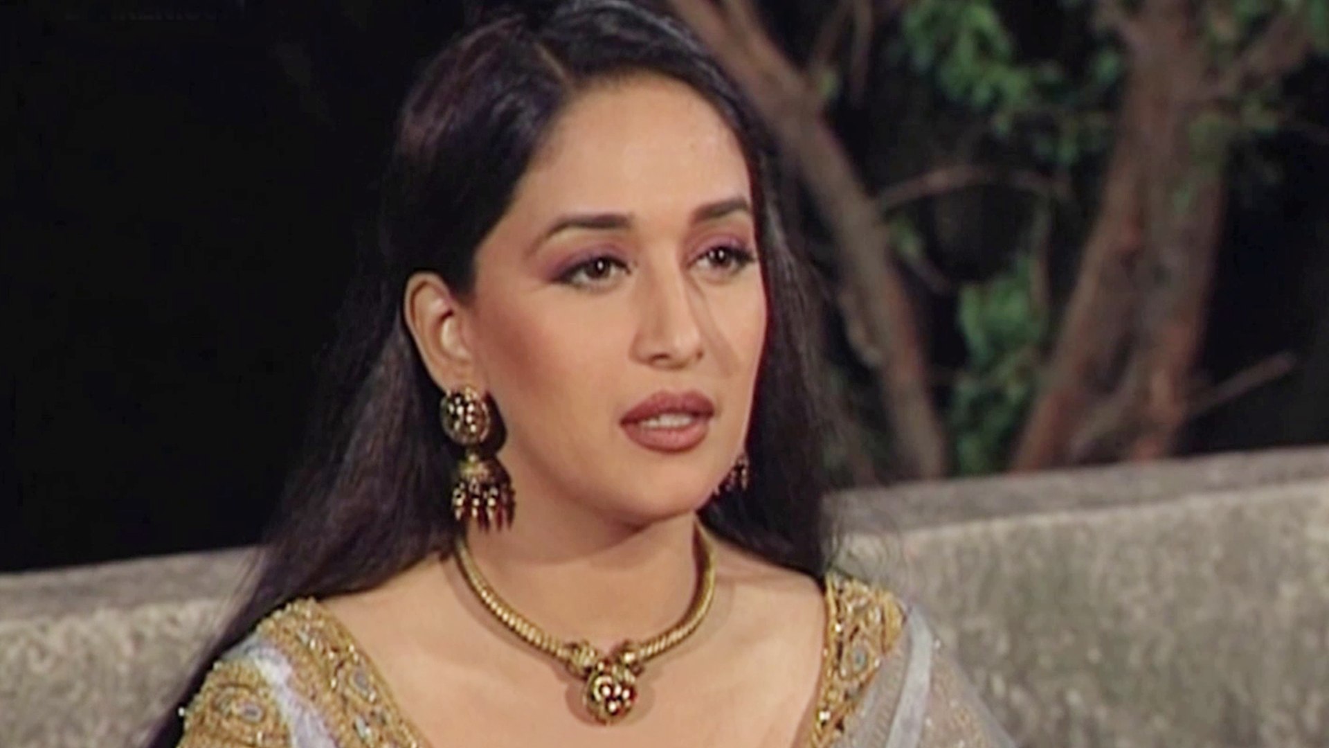 Madhuri Dixit Kissing Jackie Shroff