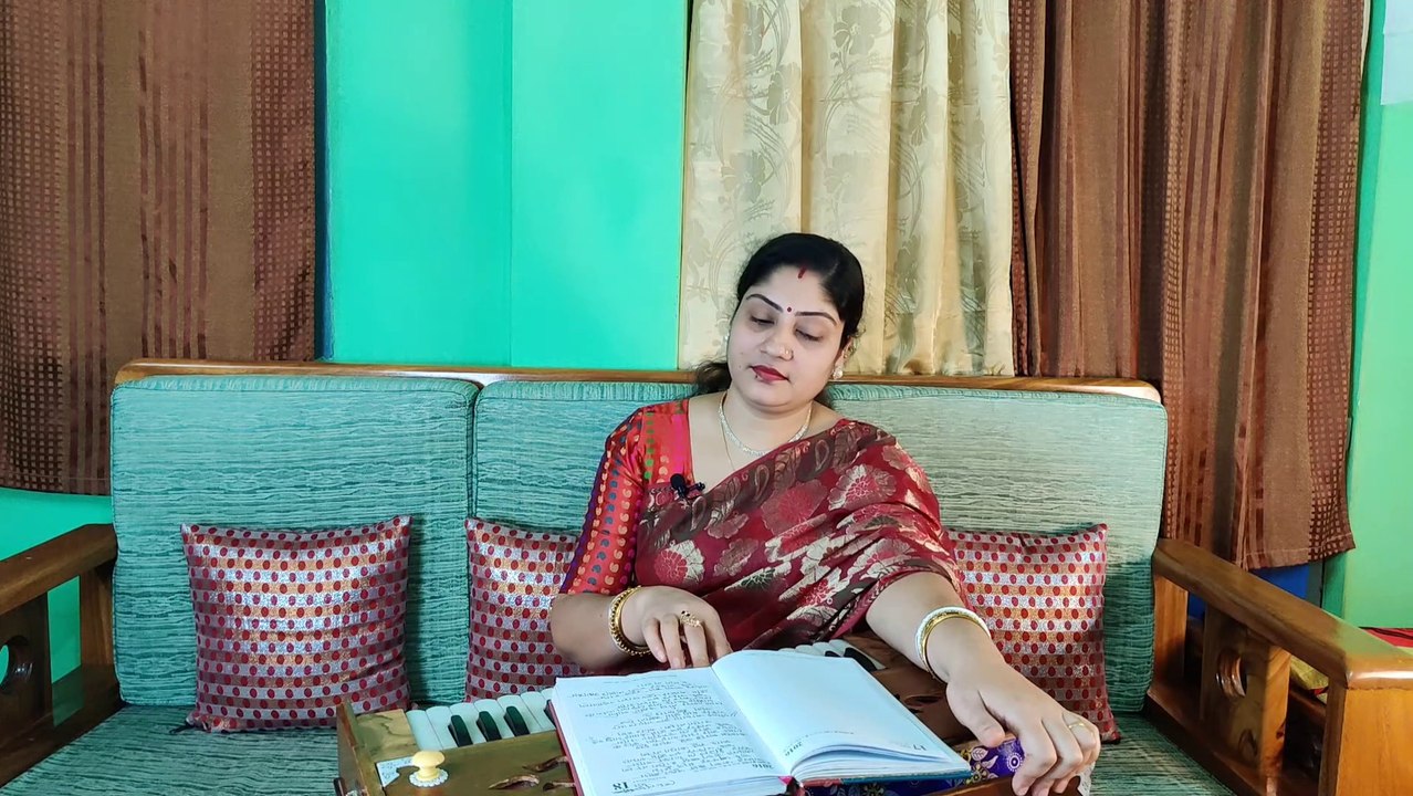 olir kotha sune bokul hase... Ratri Das..... অলির কথা শুনে বকুল হাসে। রাত্রি দাস। - video ...