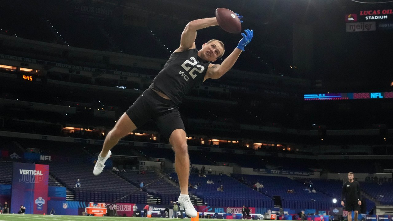 NFL Fantasy Sleepers: Titans Kyle Phillips Receives Praise From WR ...