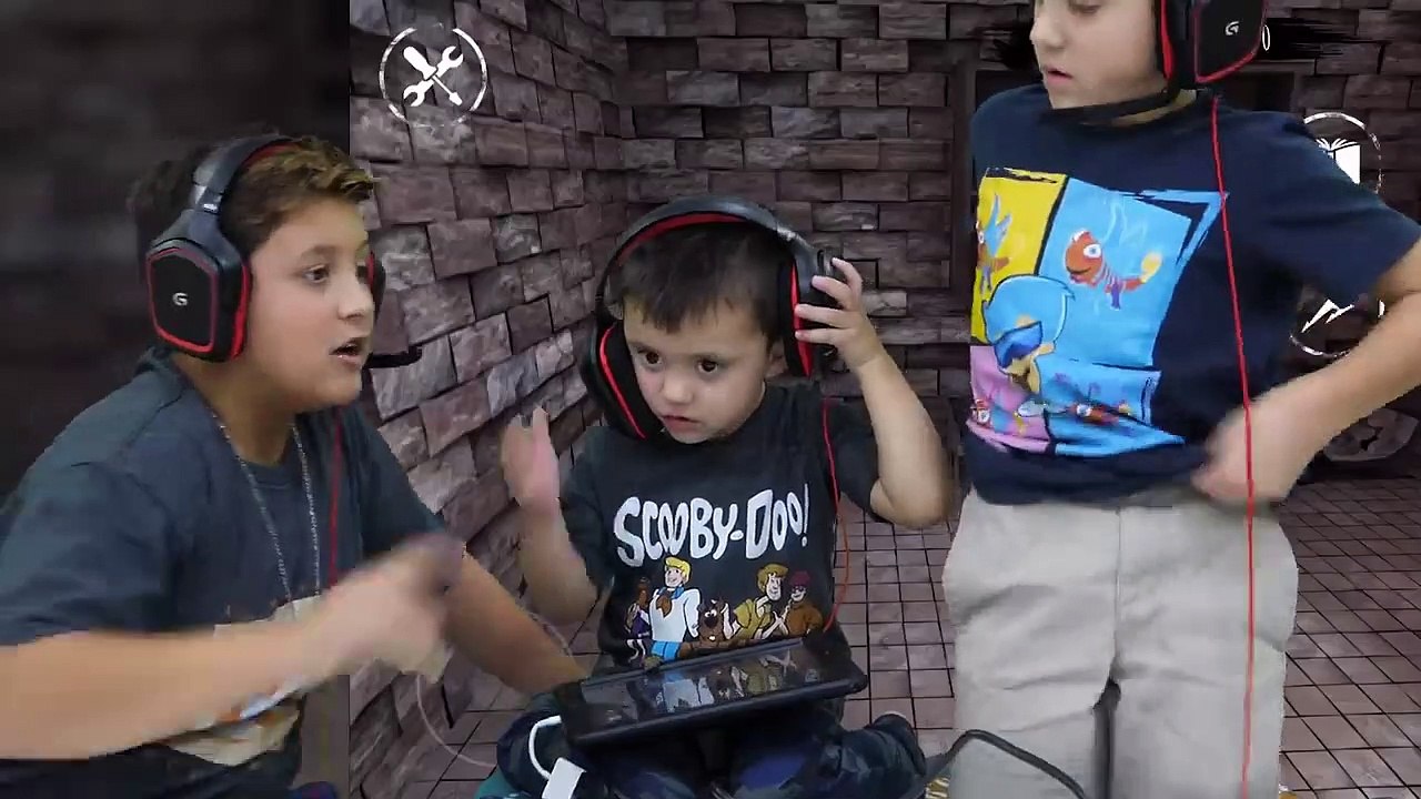 EYES!!!! EVERYWHERE!!!!! (FGTEEV gets GURKEY w_ Chase, Shawn & Mike ...