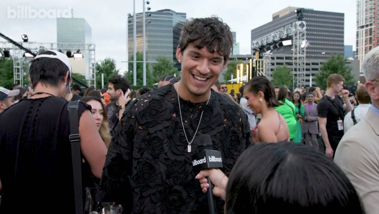 Omar Apollo On the Most Memorable VMA Moment & His New Album 'Ivory ...