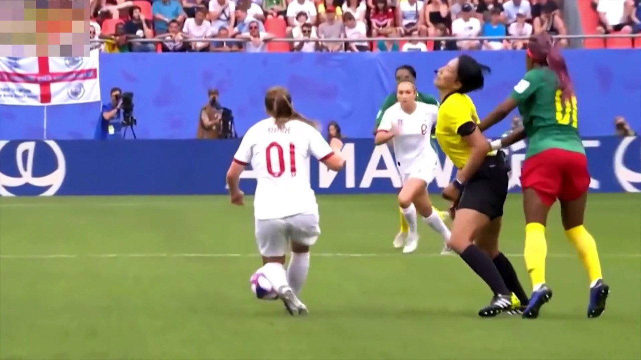 FUNNIEST MOMENTS IN WOMEN'S FOOTBALL - video Dailymotion