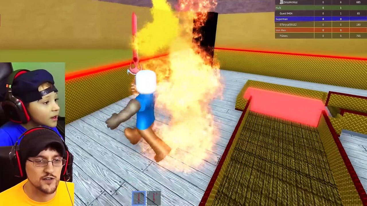 ROBLOX SUPER RICH HEROES $$$$ Iron Man Duddy vs Batman Chase SUPERHERO ...