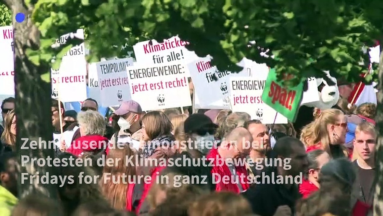 Fridays for Future: Zehntausende demonstrieren deutschlandweit für mehr Klimaschutz - video ...