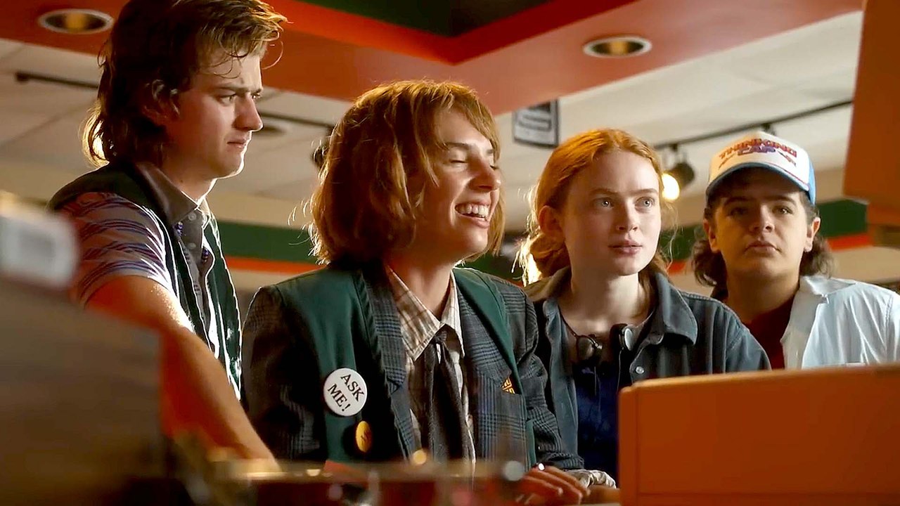 Hilarious Cast Bloopers from Netflix's Stranger Things Season 4 - video ...