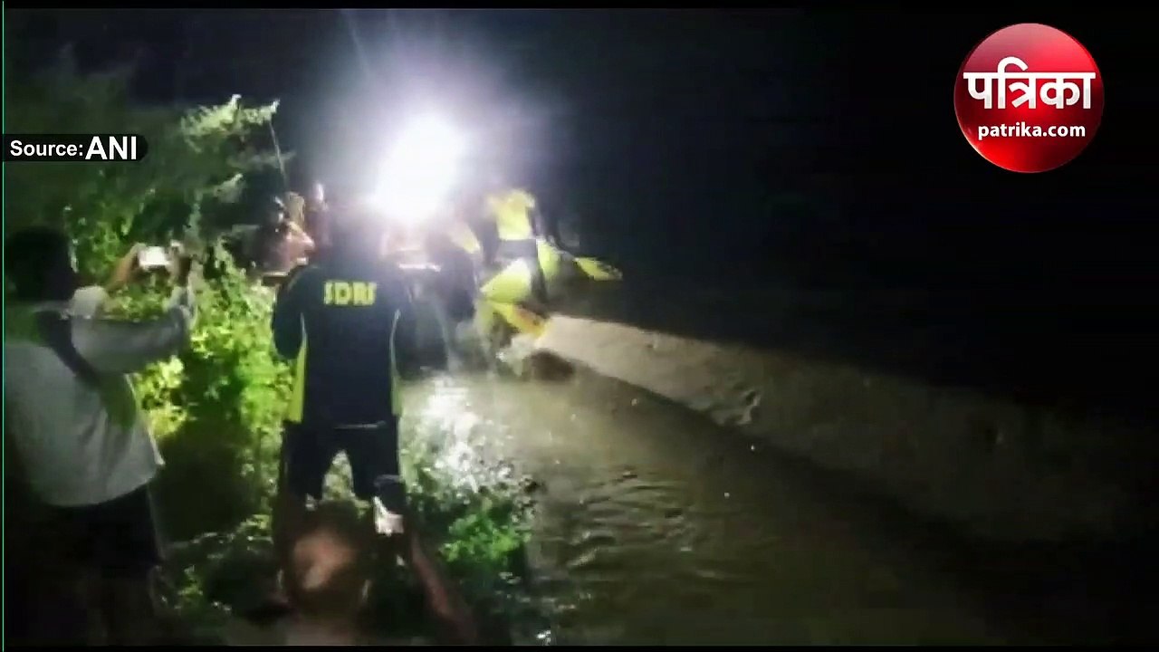 भारी बारिश के बाद देहरादून के सहसपुर में नदी पर बने टापू पर फंसे 5 लोग, SDRF ने ऐसे बचाई जान ...