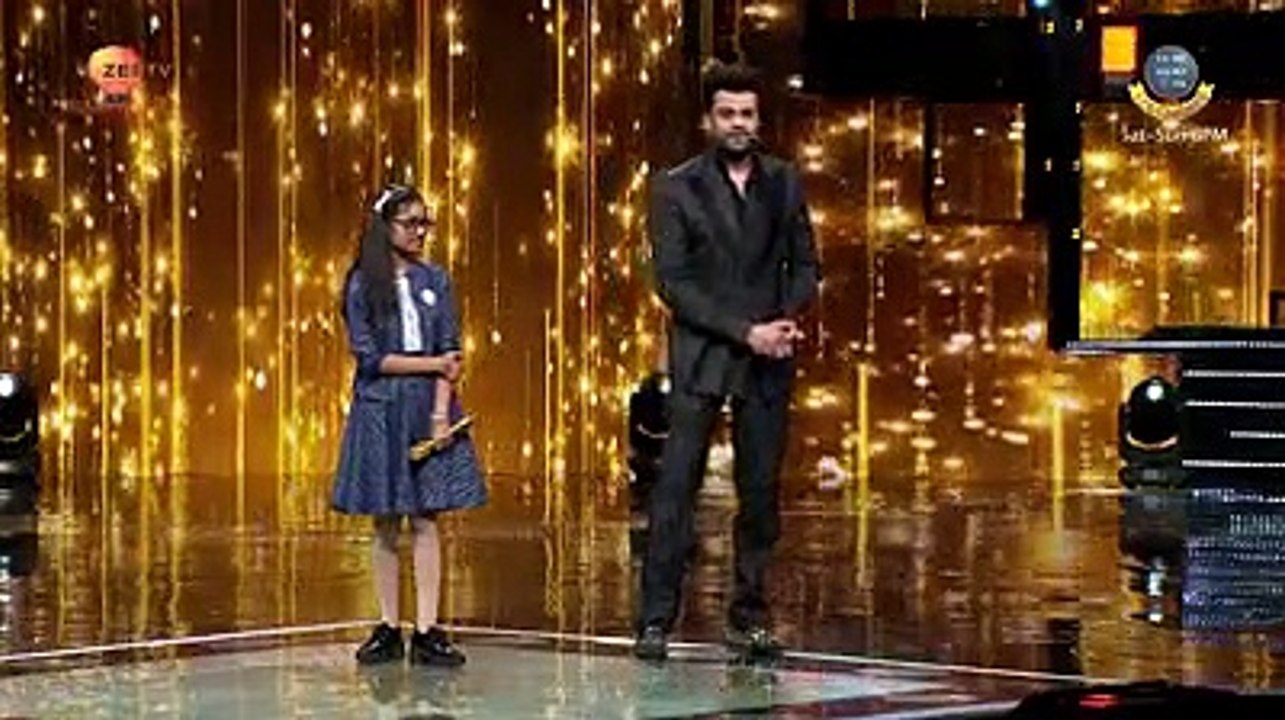 Male singer Sam to Sam copy alka yagnik voice - video Dailymotion