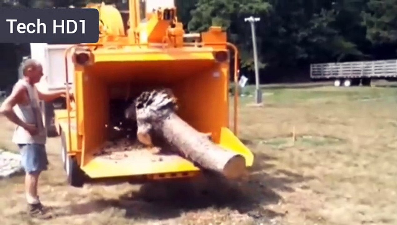 Extreme_Fast_Wood_Chipper_Machine_Modern_Technology_-_Amazing_Wood_Processor_Big_Tree_Shredder ...