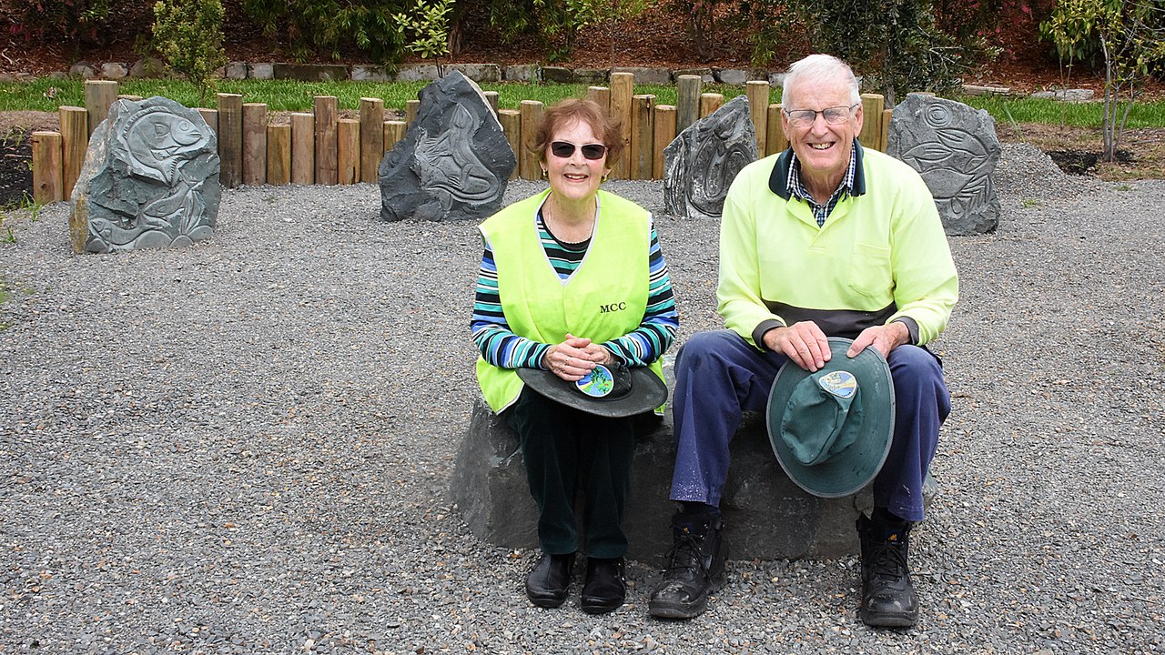 Stone sculptures by Russell Saunders for the Browns Creek walkway ...