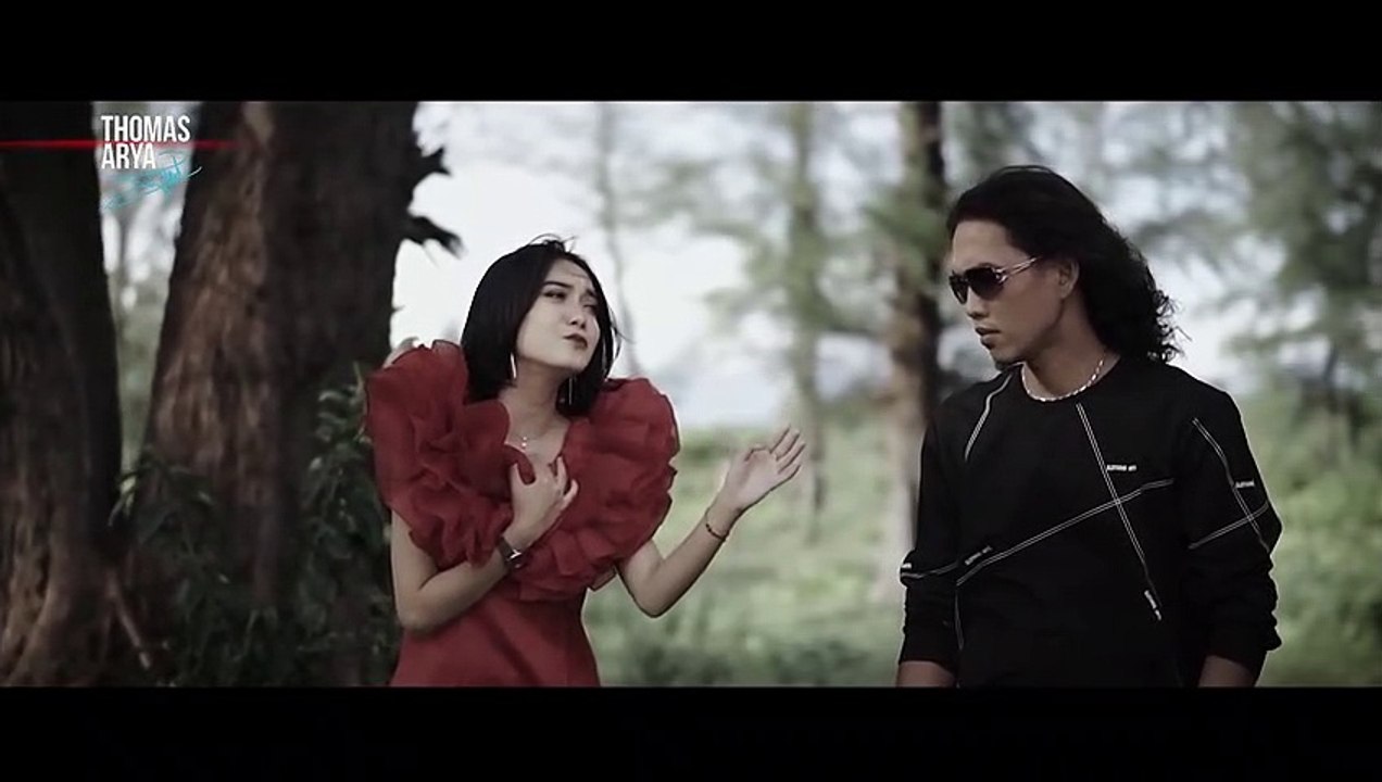 Thomas Arya ft Fany Zee Terlalu Sulit - Video Dailymotion