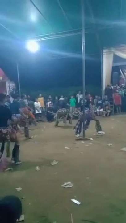 Rampak buto gedruk fenomenal - Video Dailymotion