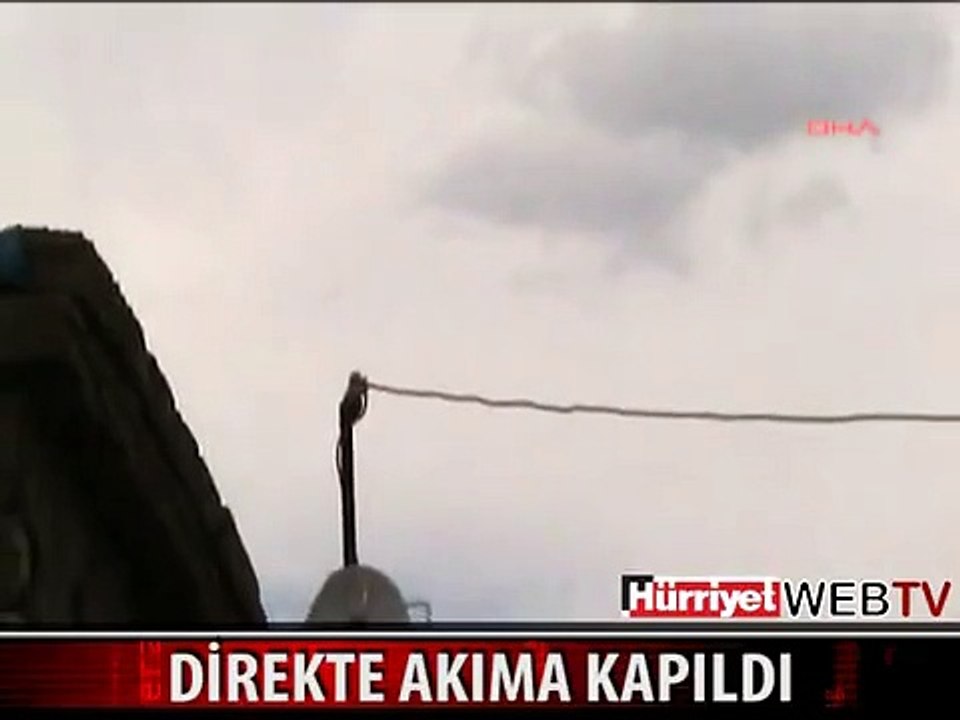 ELEKTRİK ARIZASINI GİDERMEK İÇİN ÇIKTIĞI DİREKTE AKIMA KAPILDI ... ELEKTRİK ARIZASINI GİDERMEK İÇİN ÇIKTIĞI DİREKTE AKIMA KAPILDI ...