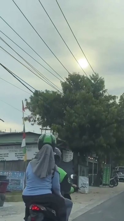 Kepala besar - Video Dailymotion