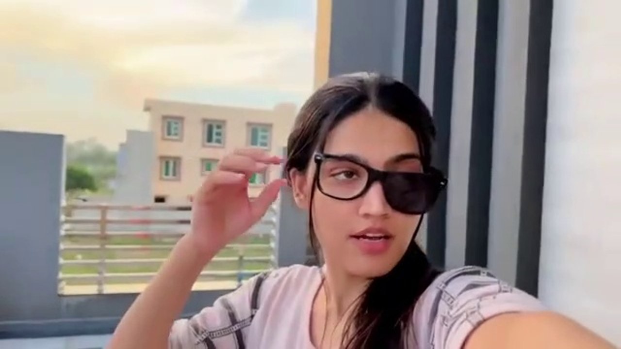 RABIA_K_NAKLI_BAL_%F0%9F%98%B1___Mama_Ki_White_Karahi_Banany_Ki_Koshish ...