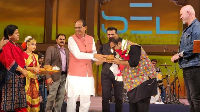 MP Foundation Day 2022 : CM शिवराज ने Shankar Mahadevan के साथ शिव का ...