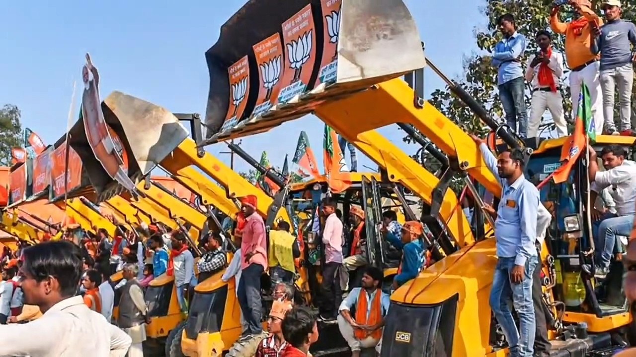 BULLDOZER BABA बुलडोजर बाबा - YOGI BABA (Official Song) || DESI BEATS ...