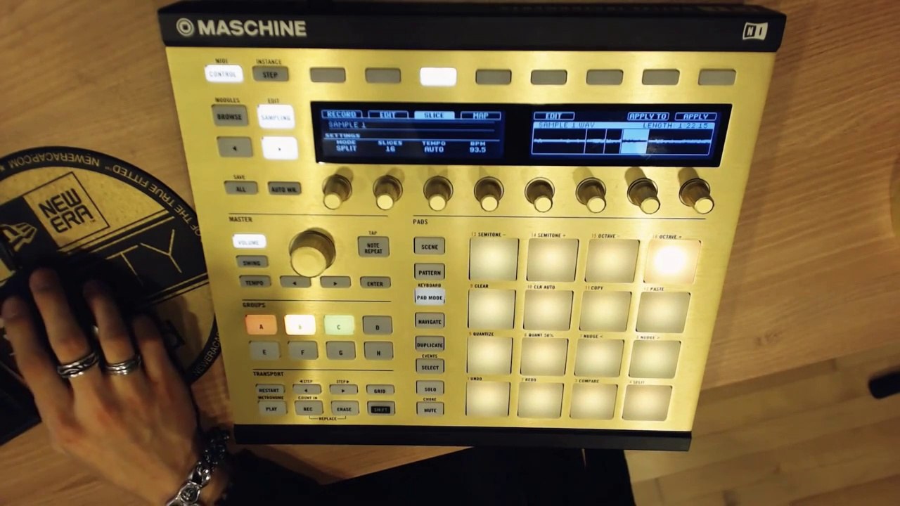 SUGA 의 Maschine mk2 review BTS 2013 ENG SUB - Dailymotion Video