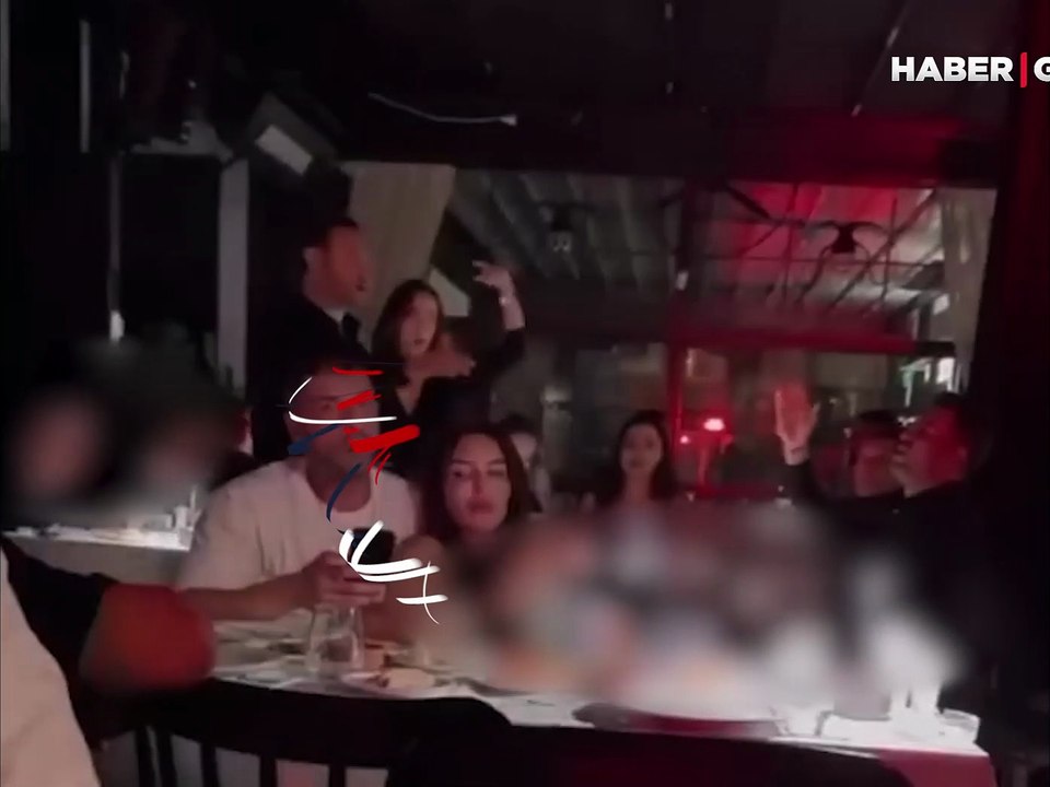 Selin Ciğerci'nin sevgilisi Asil Cengiz'in telefonunu kontrol ederken ...