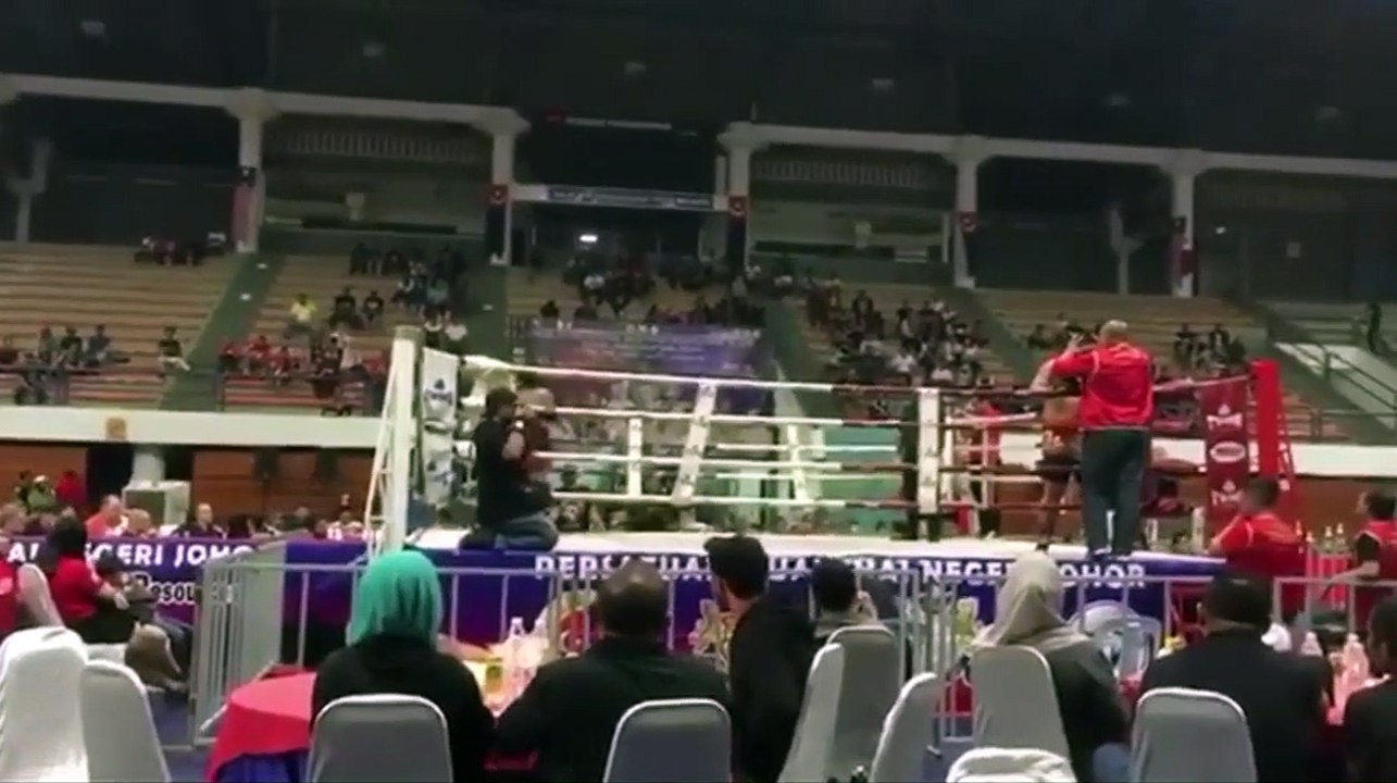 Ricky Asriel Refwalu, petarung MMA asal Indonesia KO di Malaysia ...