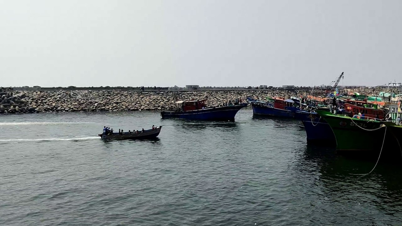 Colachel Harbour view - video Dailymotion