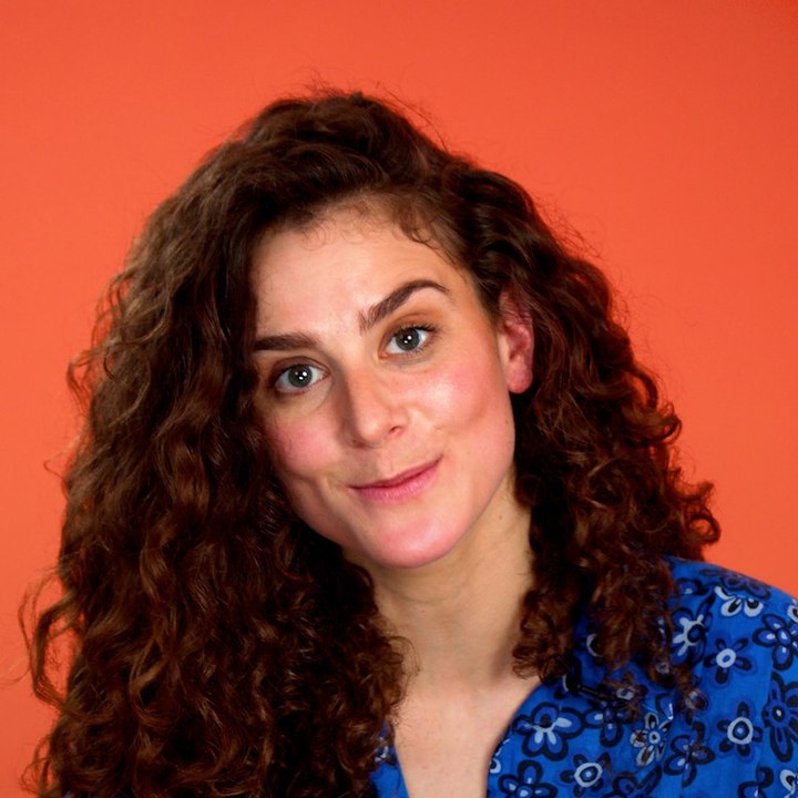 Anabelle chante et fait de la harpe de verre - video Dailymotion