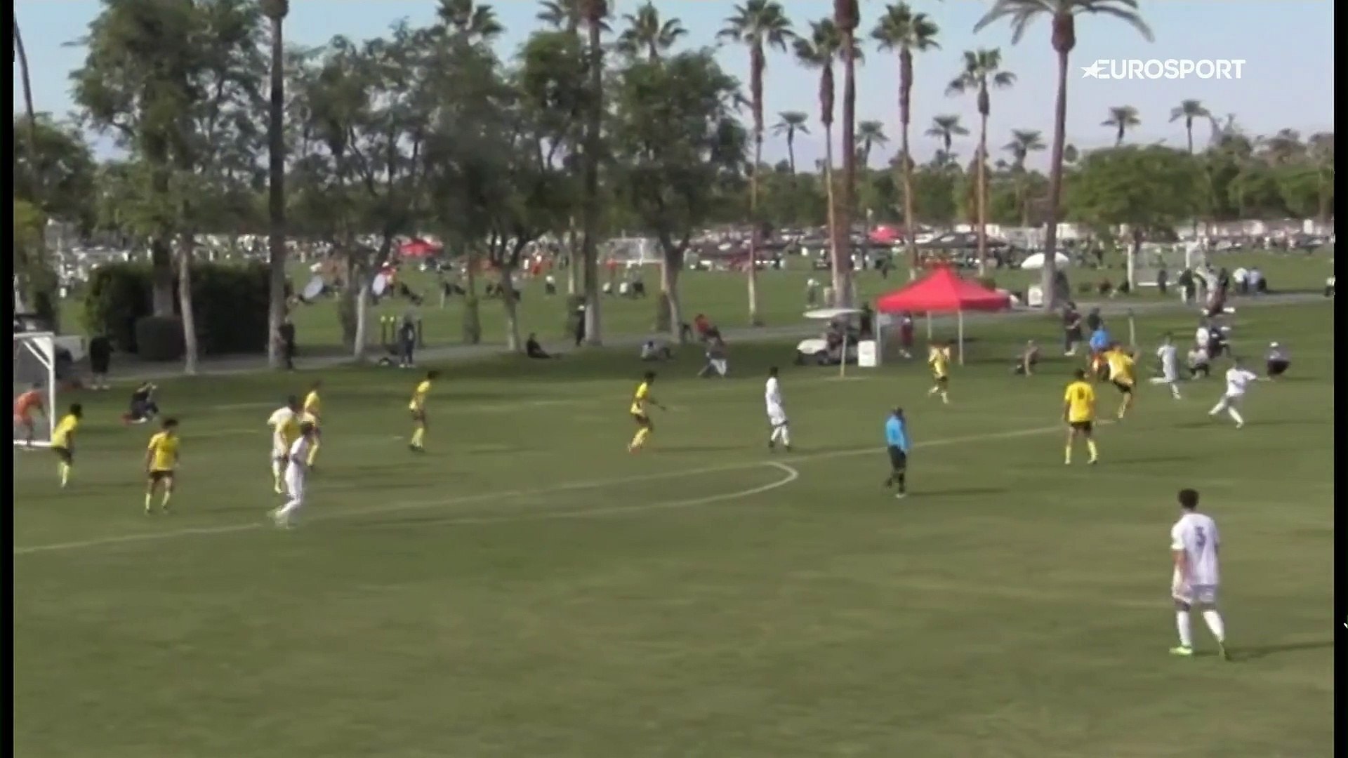 Un retourné en pleine lucarne : spectaculaire but en U19