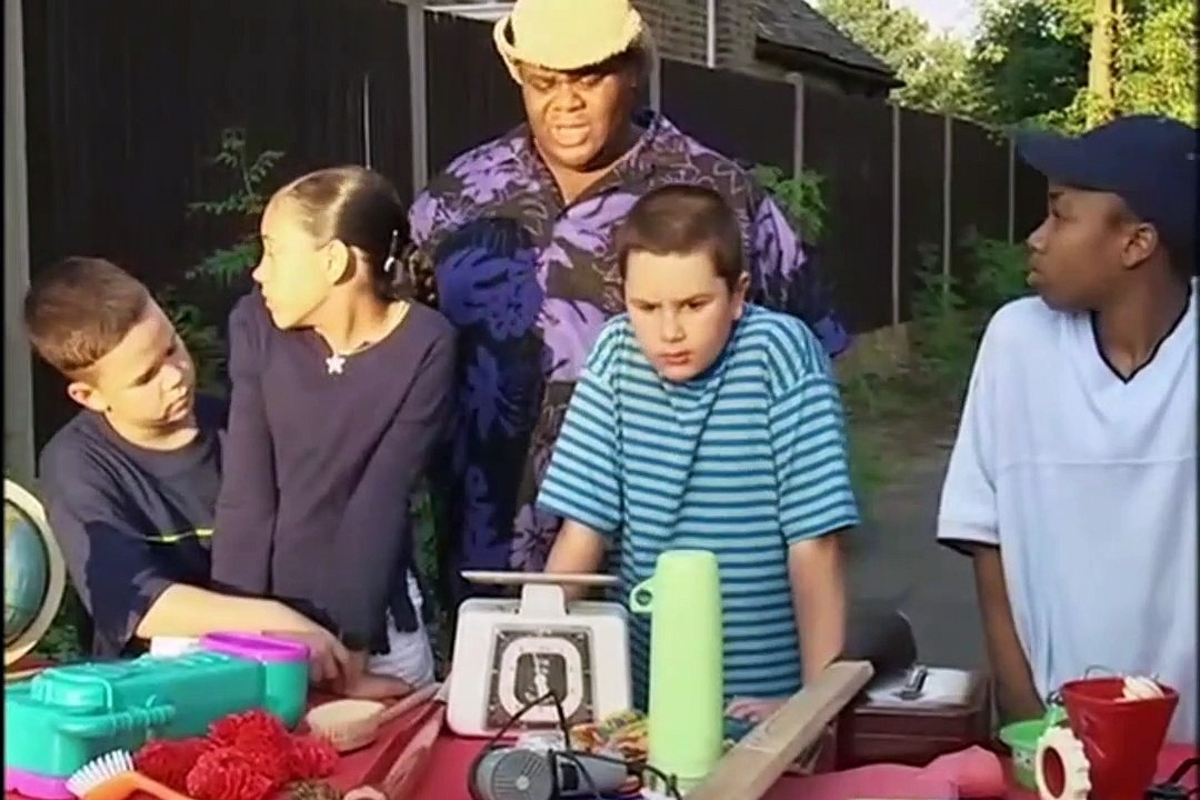 The Story of Tracy Beaker - Series 1 - Episode 25 - Mike Leaves - video ...