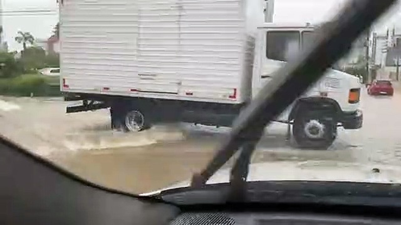 Rua Alexandre Schlemm, bairro Anita Garibaldi - Vídeo Dailymotion