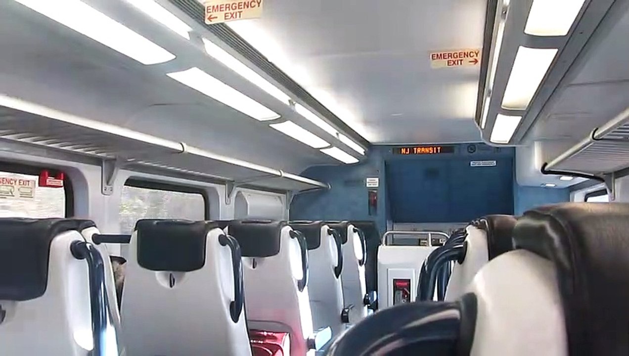 New Jersey Transit Morris and Essex on Black Friday 2018 - video ...