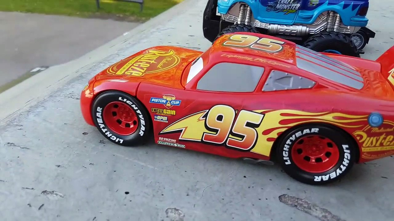 Toy Cars Slide Dlan play Sliding Cars video for kids - Video Dailymotion