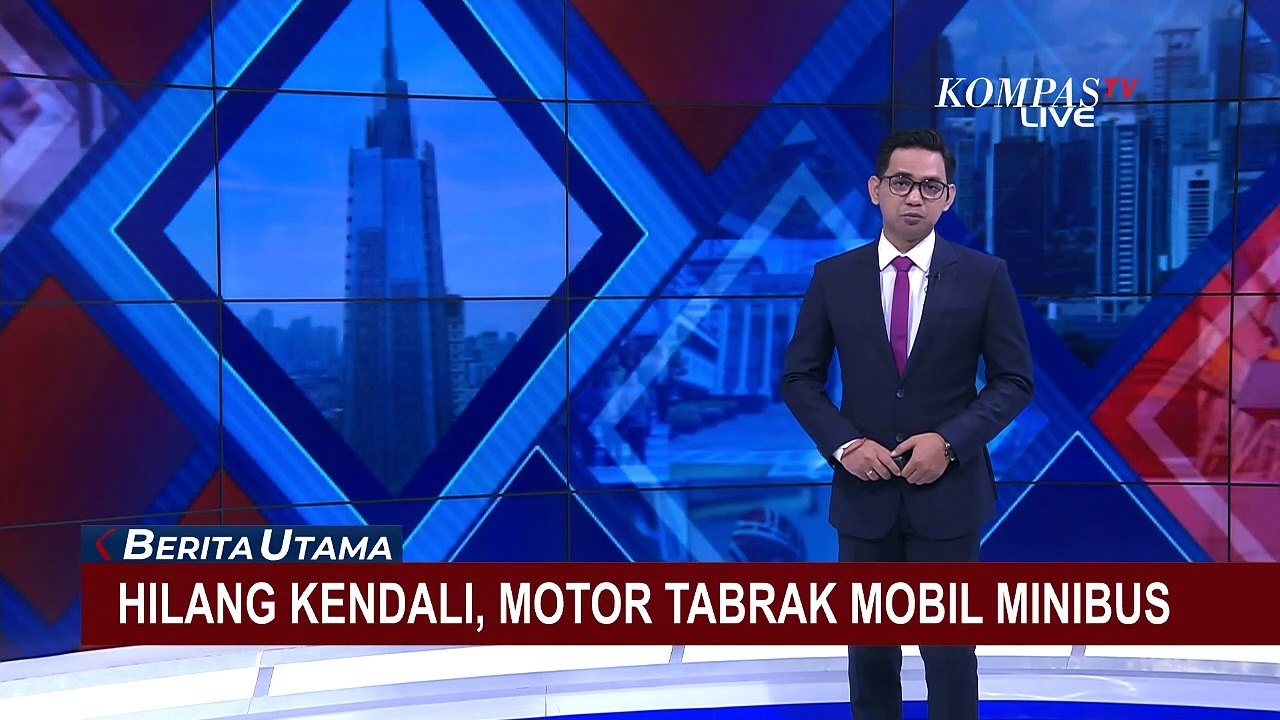 Diduga Hilang Kendali, Motor Tabrak Mobil Minibus di Tebet, Pengendara Motor Tidak Sadarkan Diri ...